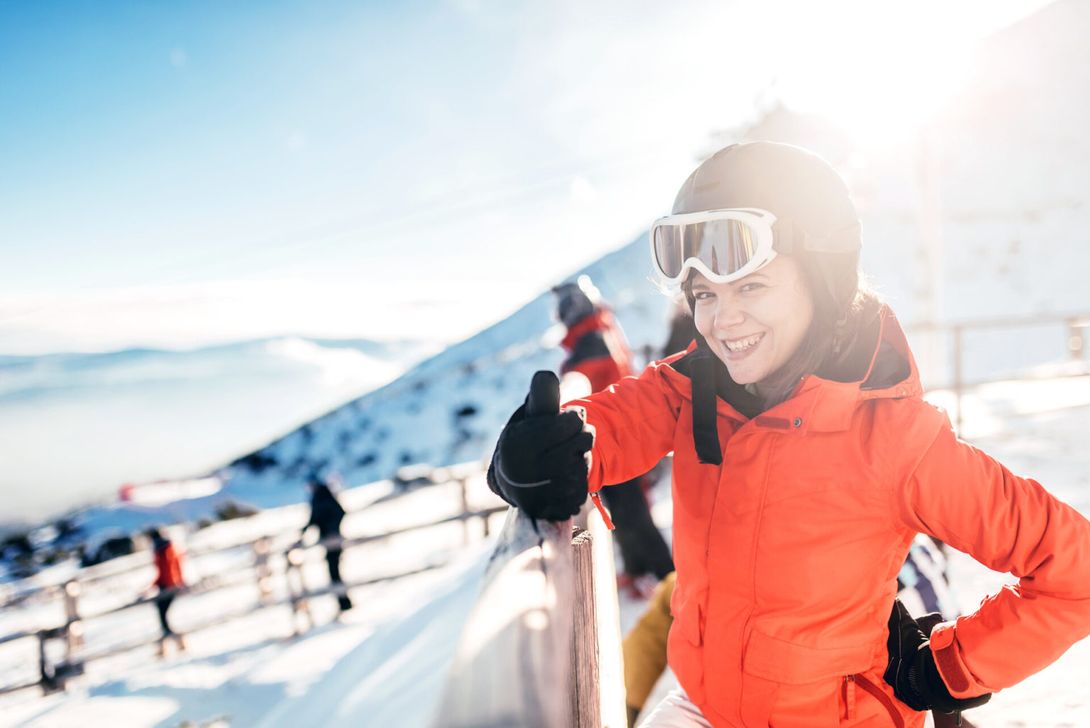 Sun protection while skiing - What helps against sunburn?